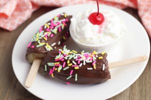 Banana Split Pops - When is Dinner? Banana Split Pops