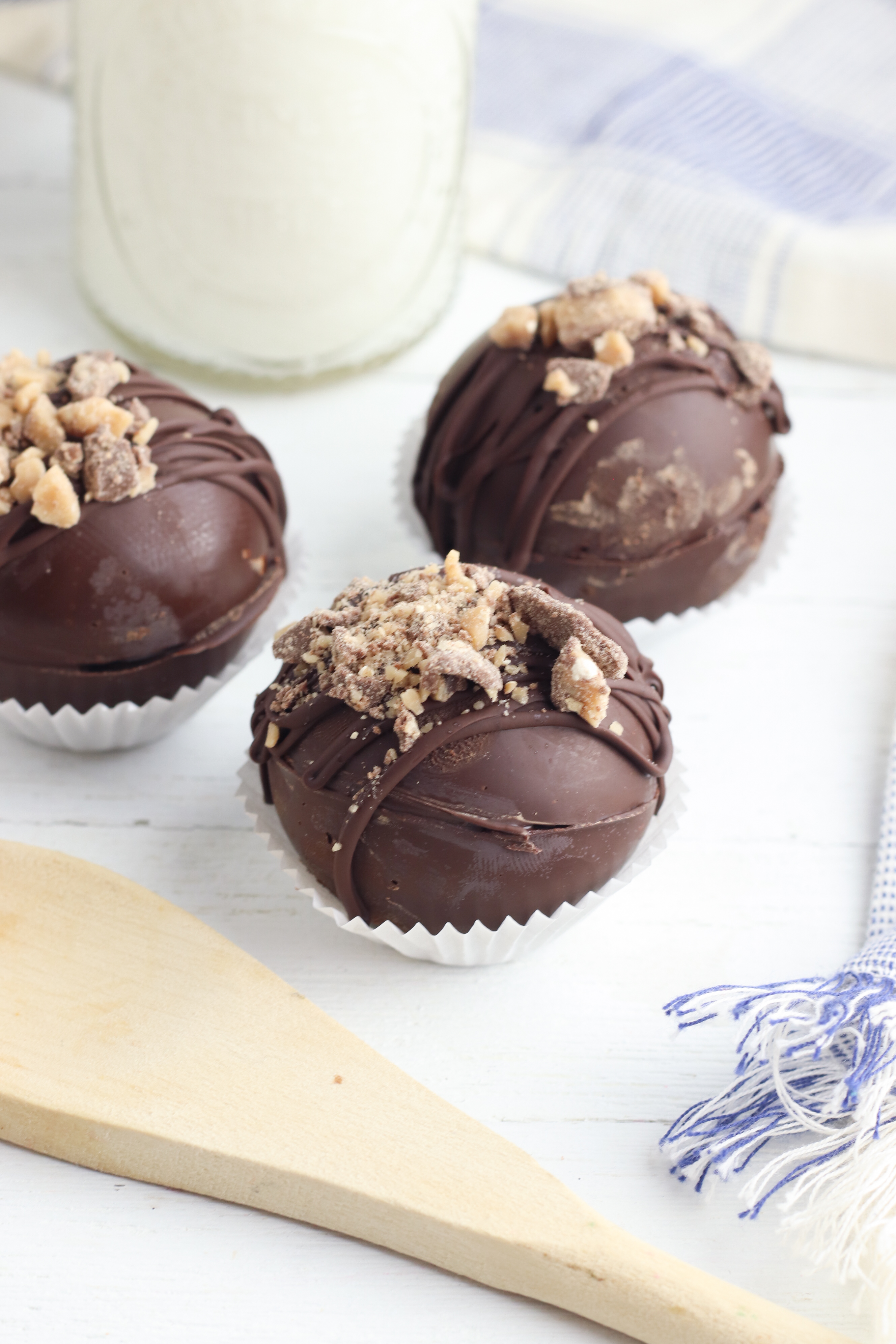 Toffee Hot Chocolate Bombs - When is Dinner?