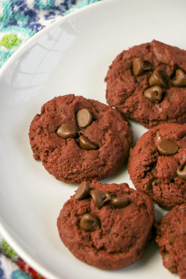 Red Velvet Chocolate Chip Cookies - When is Dinner