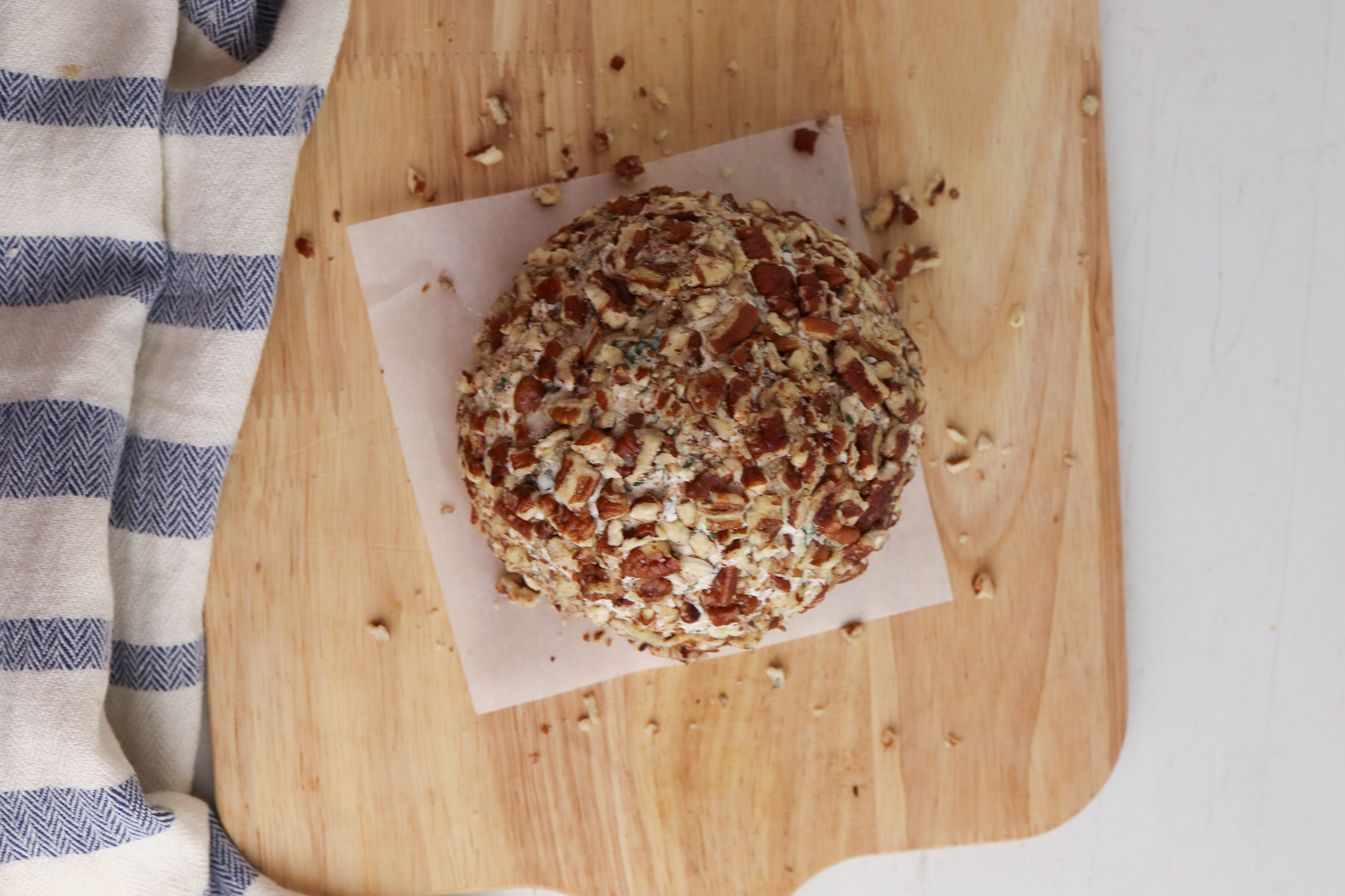 Garlic Herb Cheese Ball | When is Dinner